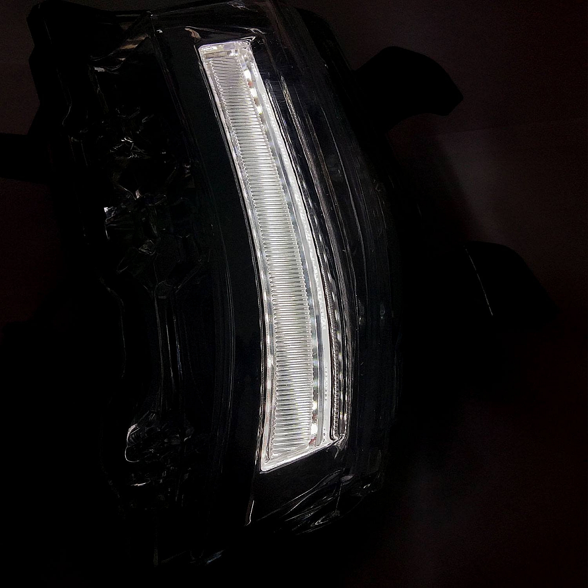 Mahindra Xuv 300 2019 Onward LED DRL Light Moving With Matrix Turn ...