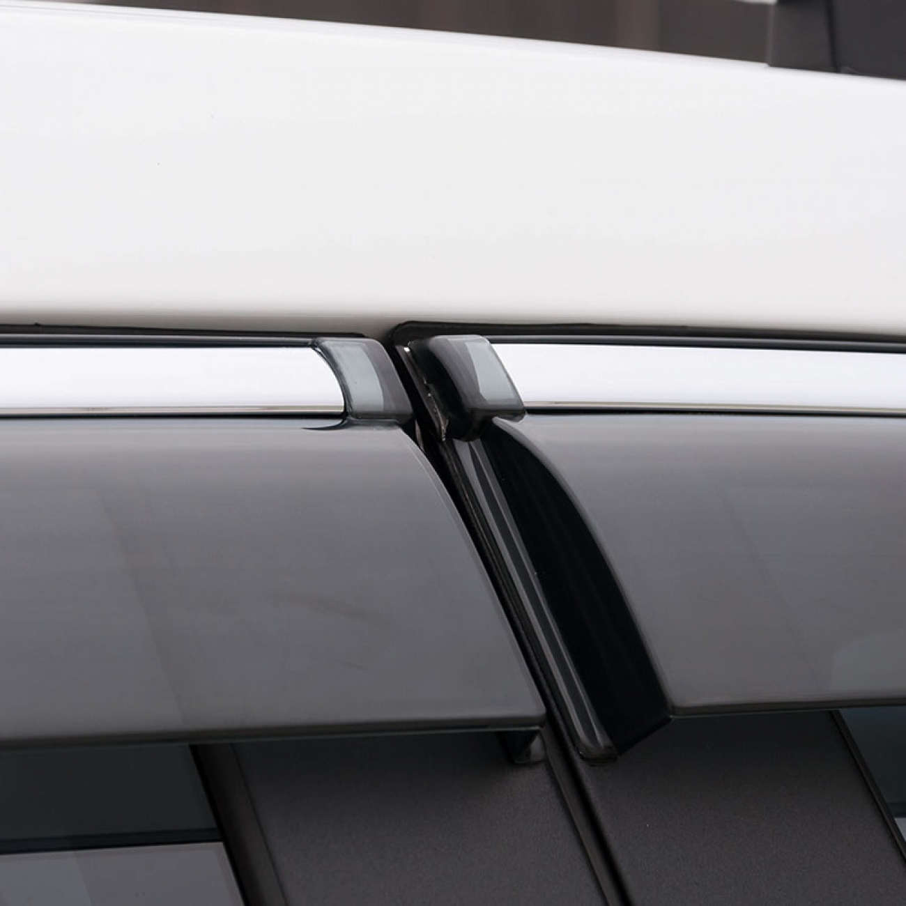 MG Hector Car Window Door Visor with Chrome Line (Set Of 4Pcs.)