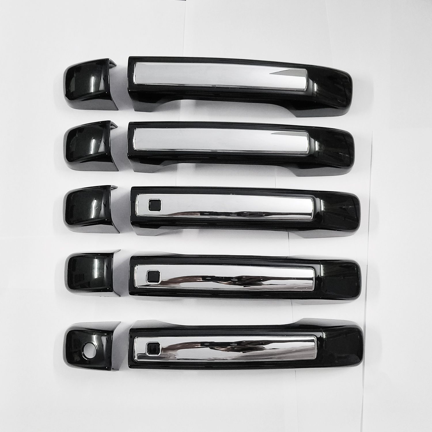 Scorpio N Black with Chrome Carbon Door Handle Cover